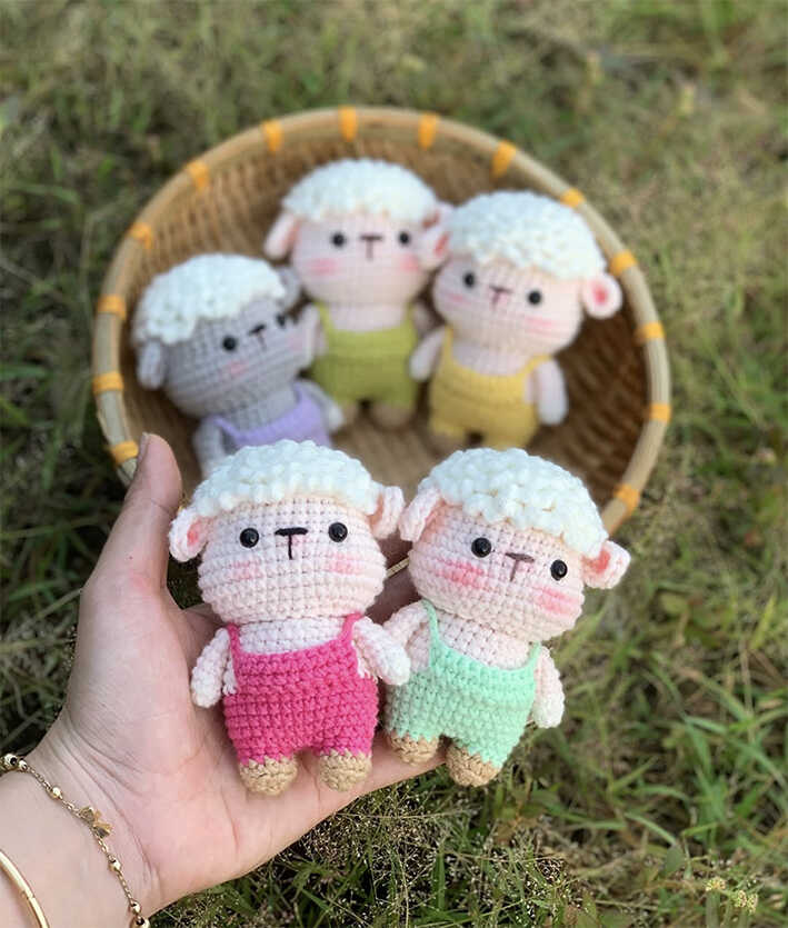 Mini Crochet Lamb Amigurumi Free Pattern - Free Amigurumi Pattern
